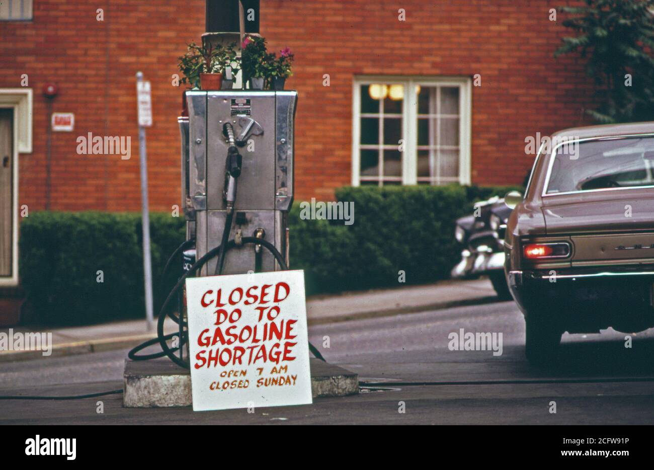 1970s gas shortage sign hi-res stock photography and images - Alamy