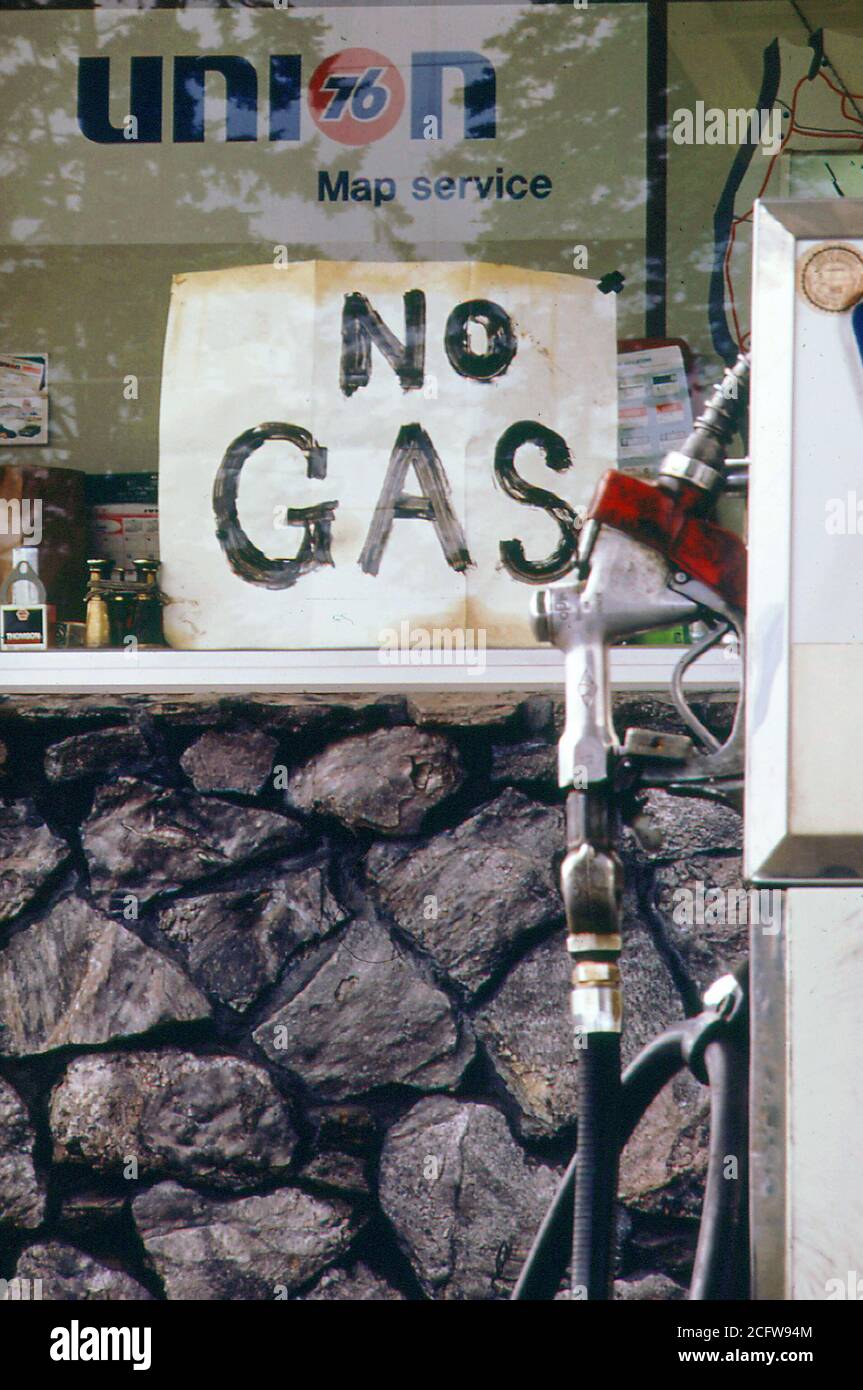 Union 76 gas station hi-res stock photography and images - Alamy