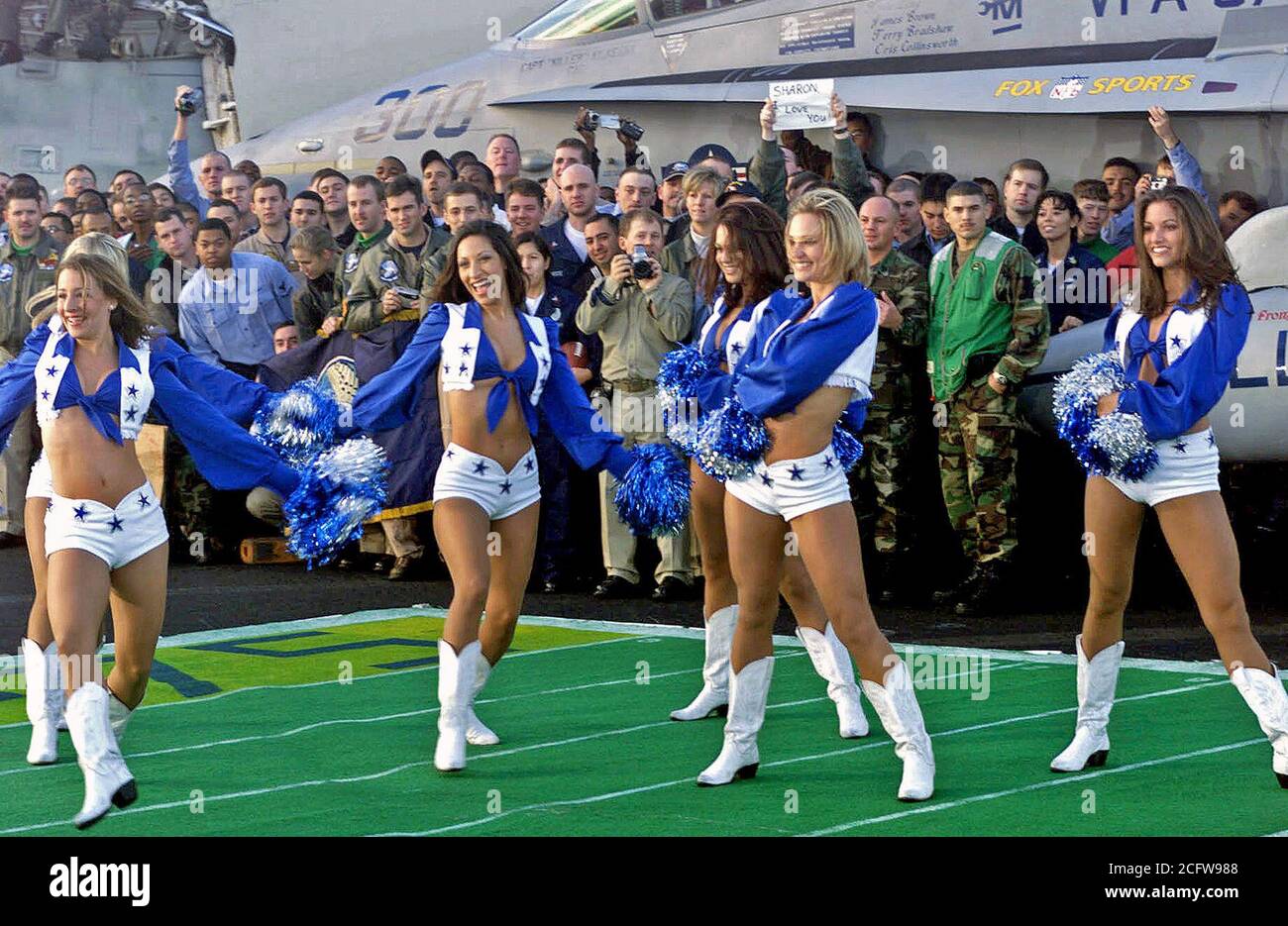 Dancing cheerleaders cowboys hi-res stock photography and images - Alamy