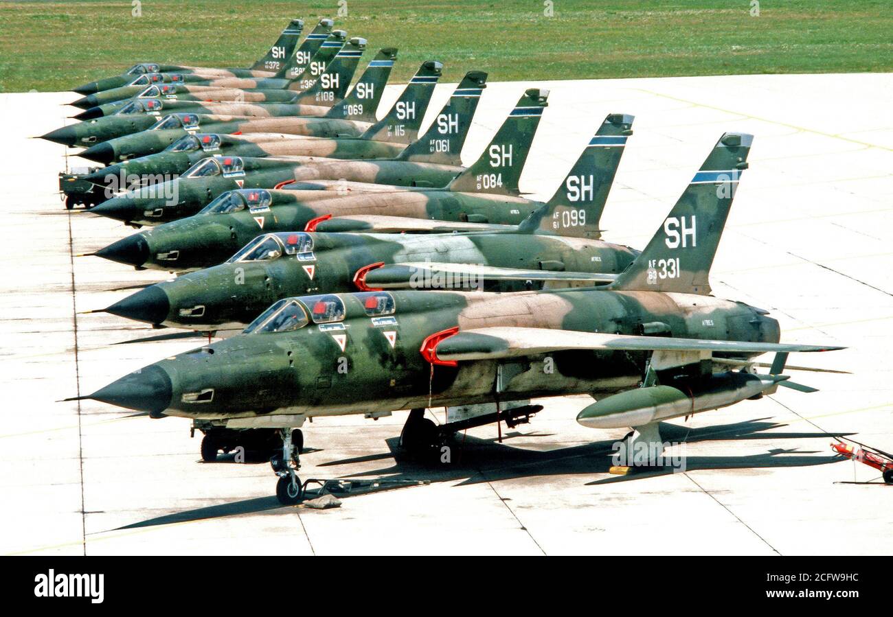 F 105 thunderchief hi-res stock photography and images - Alamy