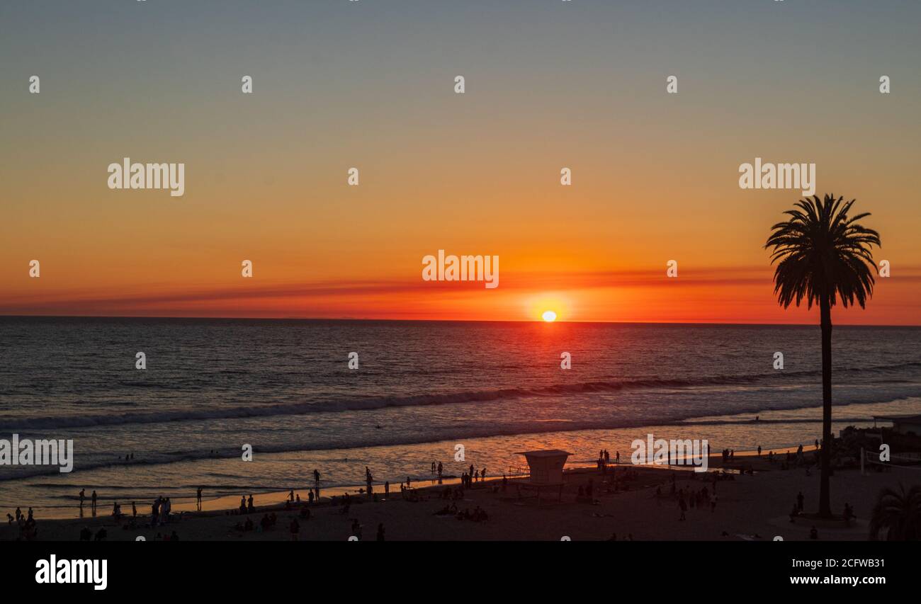 Moonlight beach hi-res stock photography and images - Alamy
