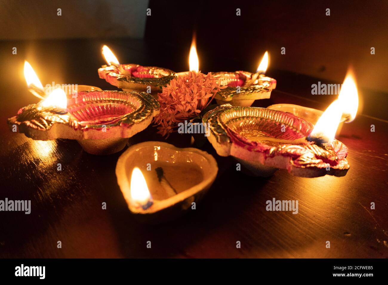 Colorful Diwali oil lamps, Deepavali oil lamps lighted in beautiful ...