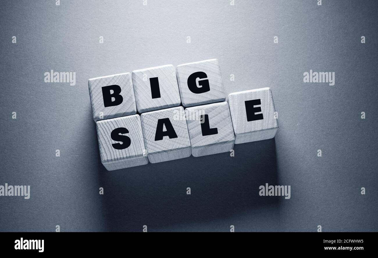 Big red word retail hi-res stock photography and images - Alamy