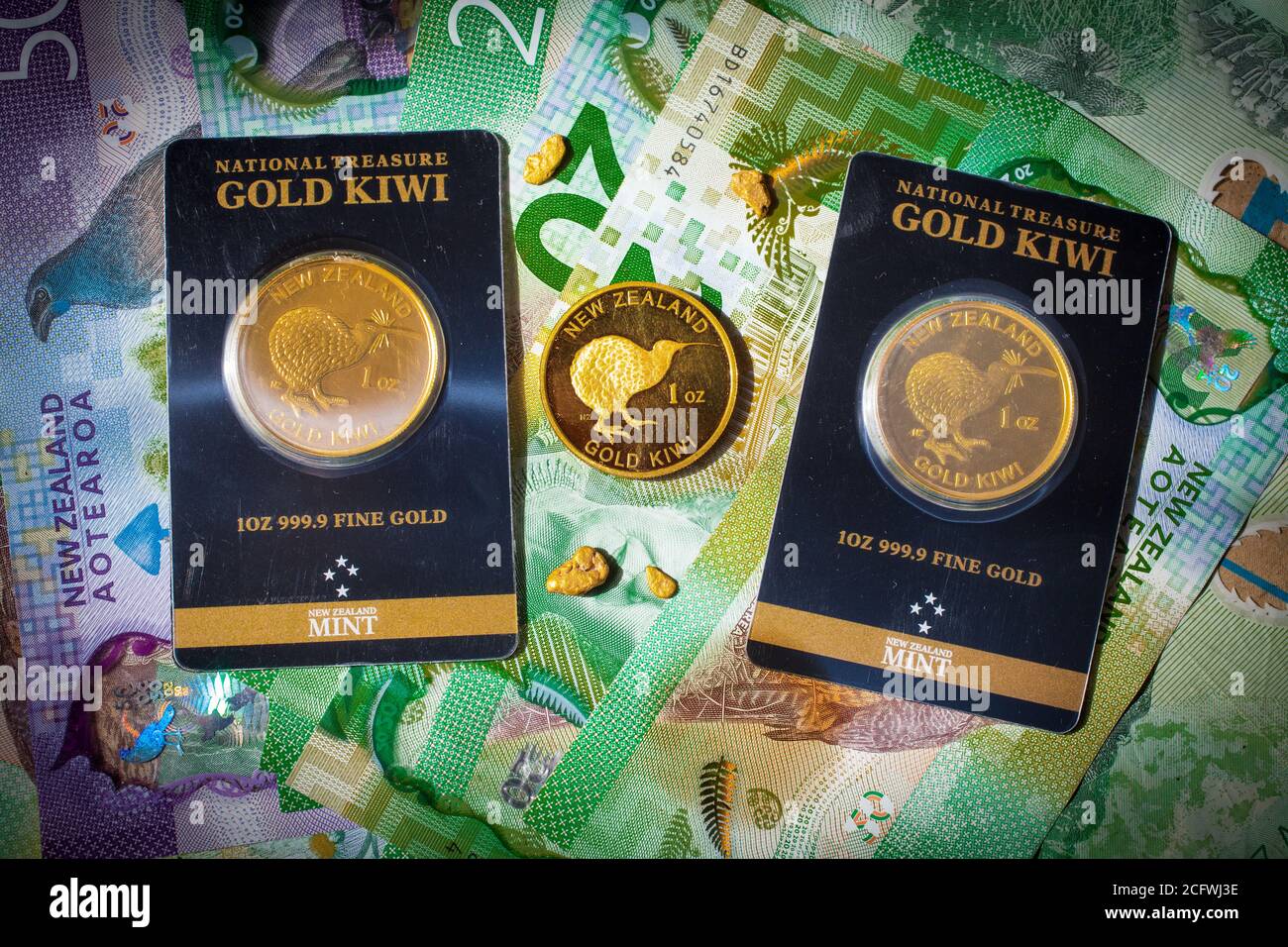 New Zealand 2020: Currency; Gold; Money; Nuggets Stock Photo - Alamy