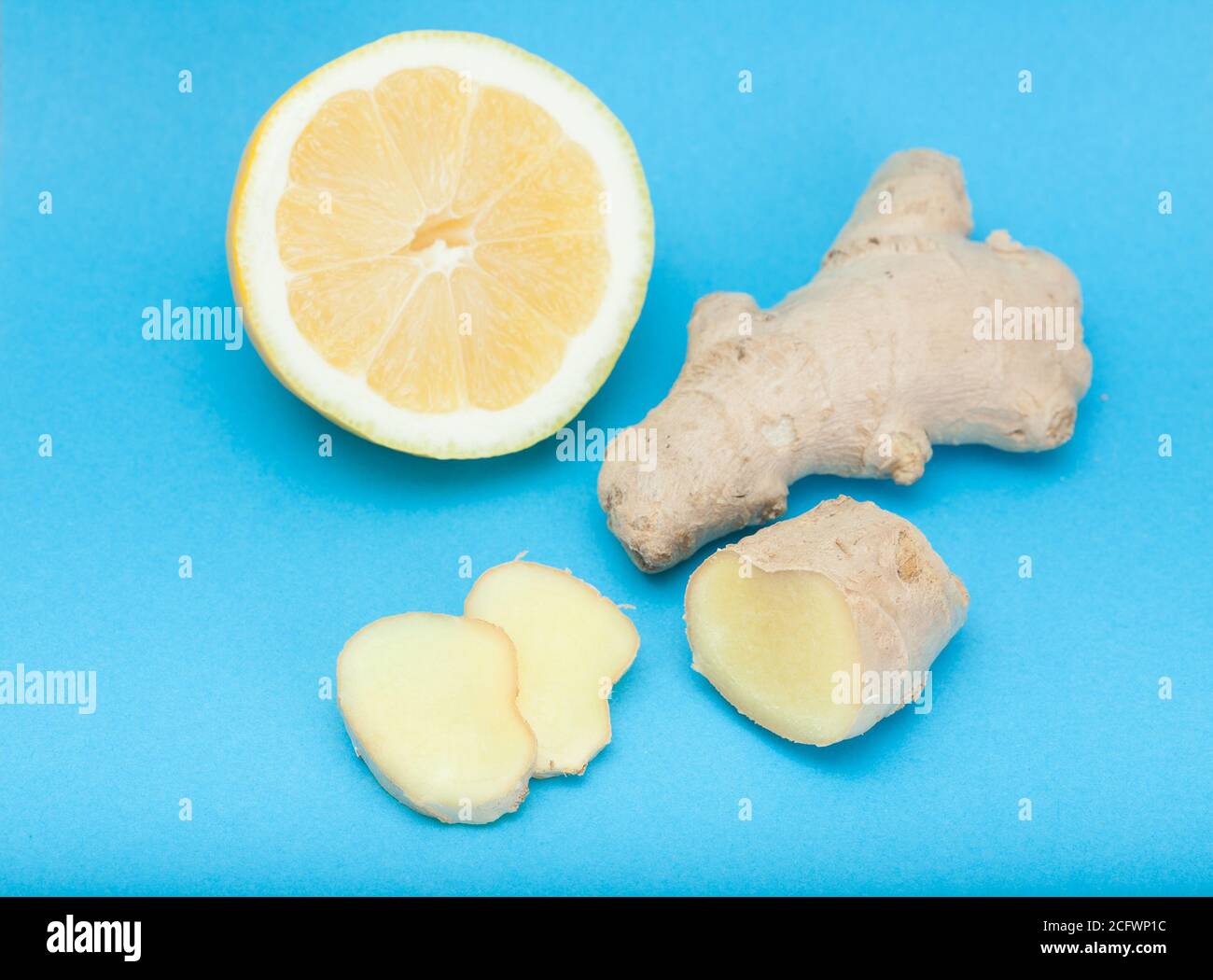 Ginger whole and slices hi-res stock photography and images - Alamy