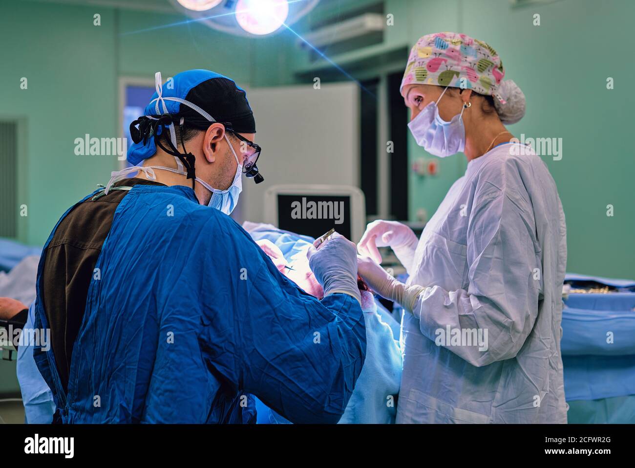 Operation lighting hi-res stock photography and images - Alamy