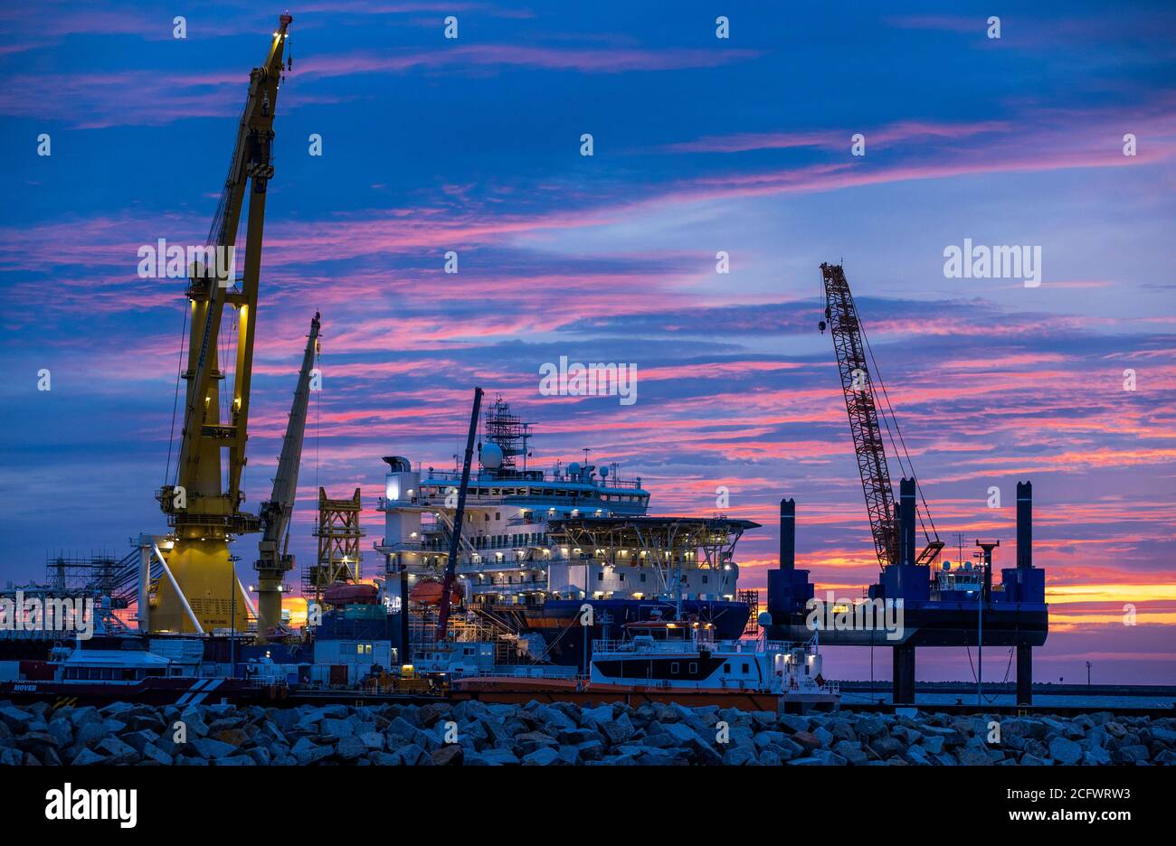 Mukran, Germany. 08th Sep, 2020. The Russian pipe-laying ship "Akademik ...