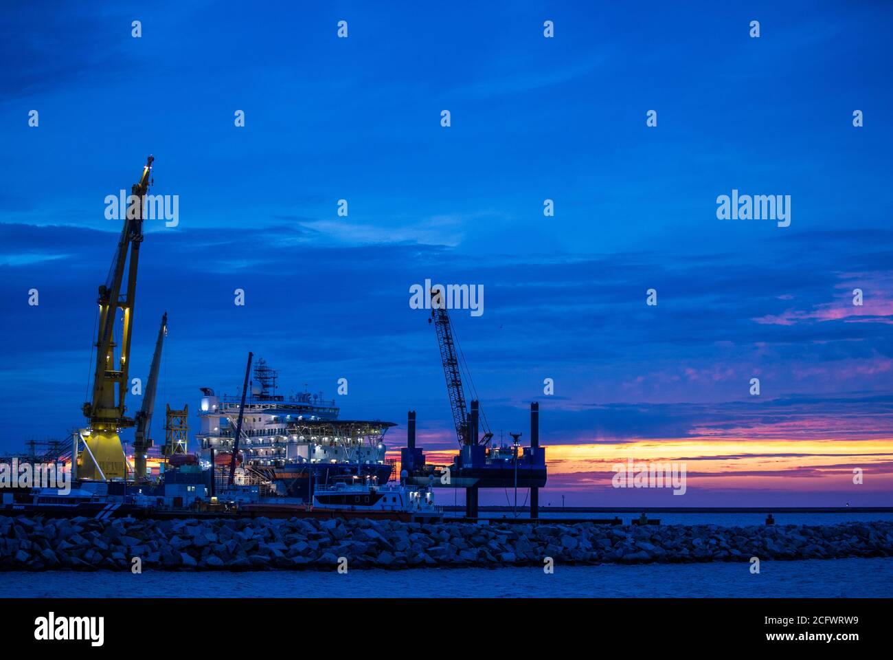 Mukran, Germany. 08th Sep, 2020. The Russian pipe-laying ship "Akademik ...