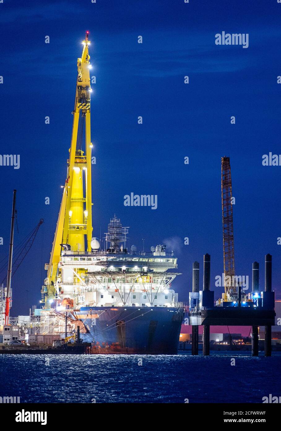 Mukran, Germany. 08th Sep, 2020. The Russian pipe-laying ship "Akademik ...