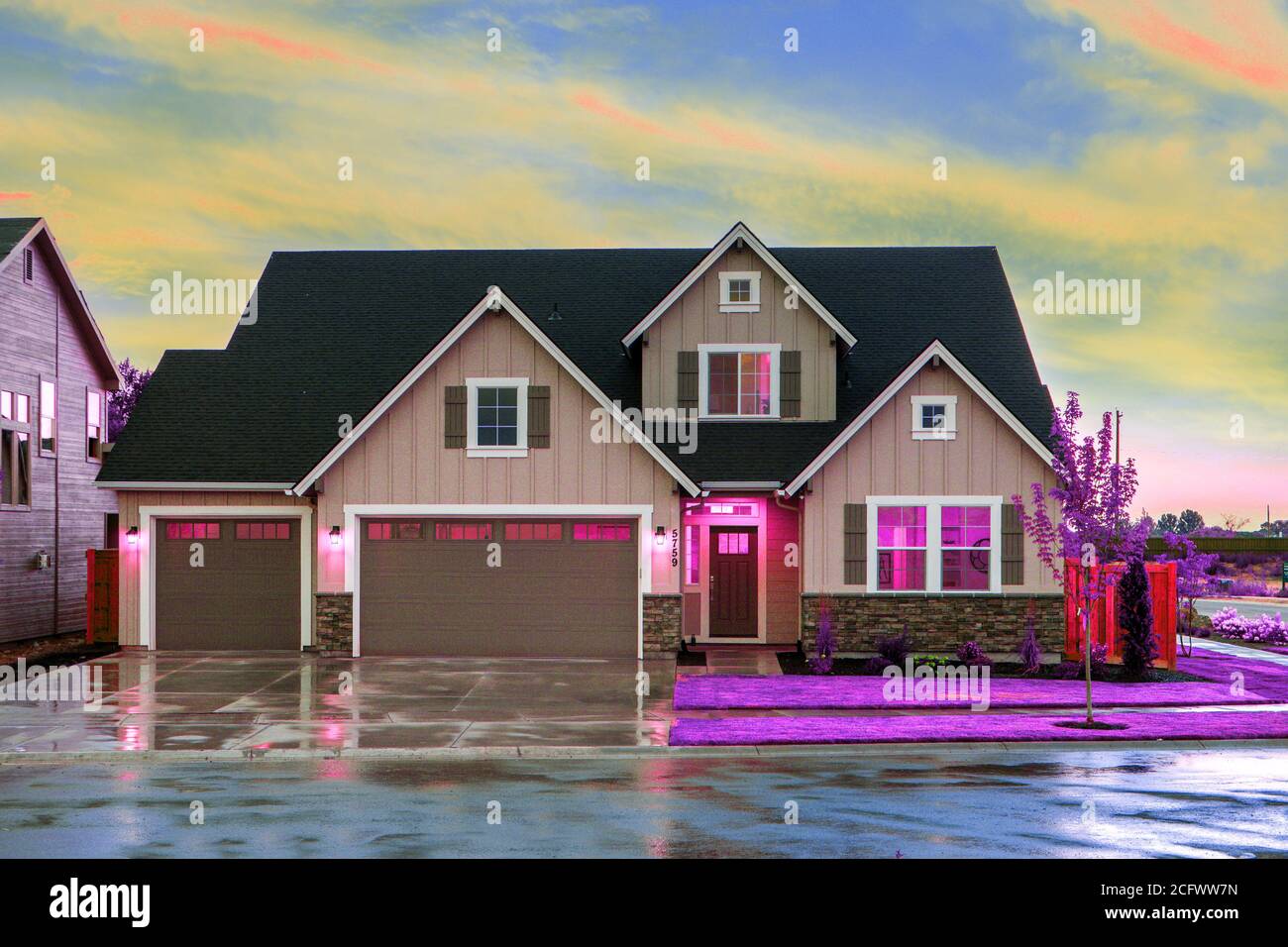 Black and white infrared house hi-res stock photography and images - Alamy