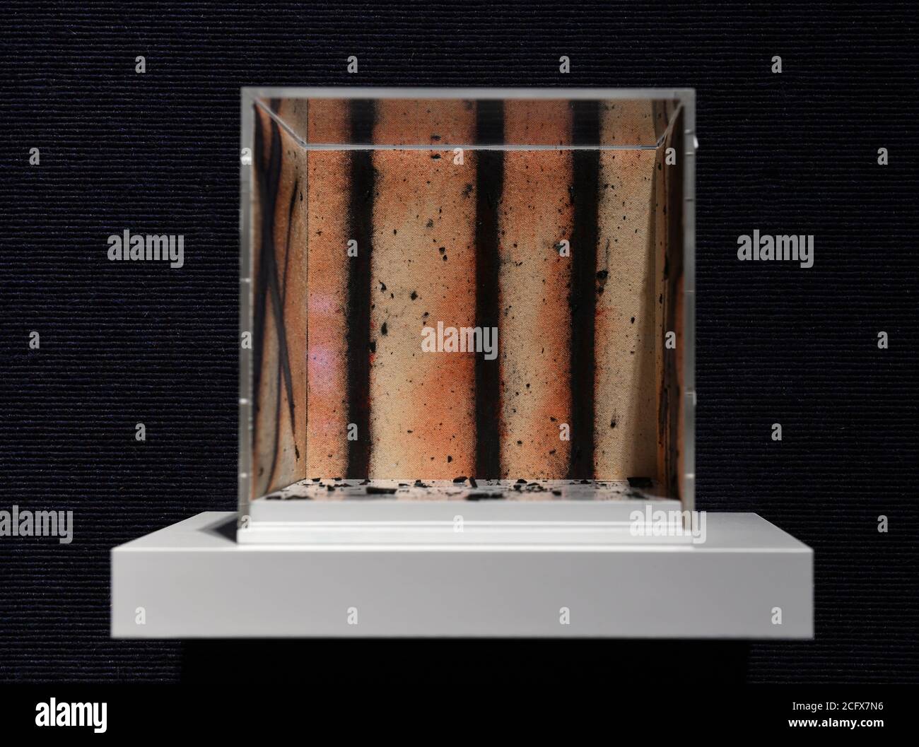 Perspex box art hi-res stock photography and images - Alamy