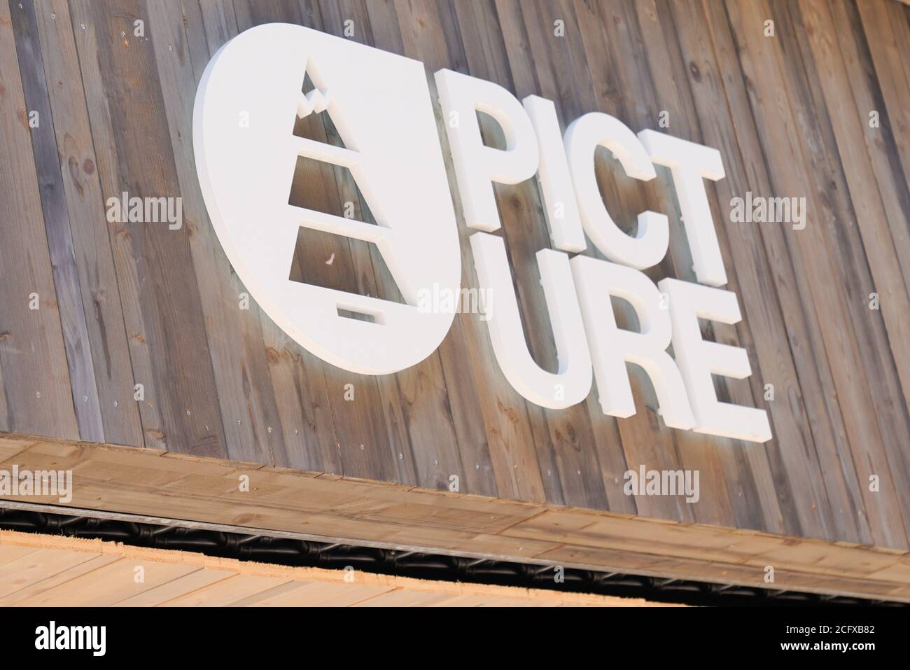 Bordeaux , Aquitaine / France - 09 01 2020 : picture sign and text logo ...