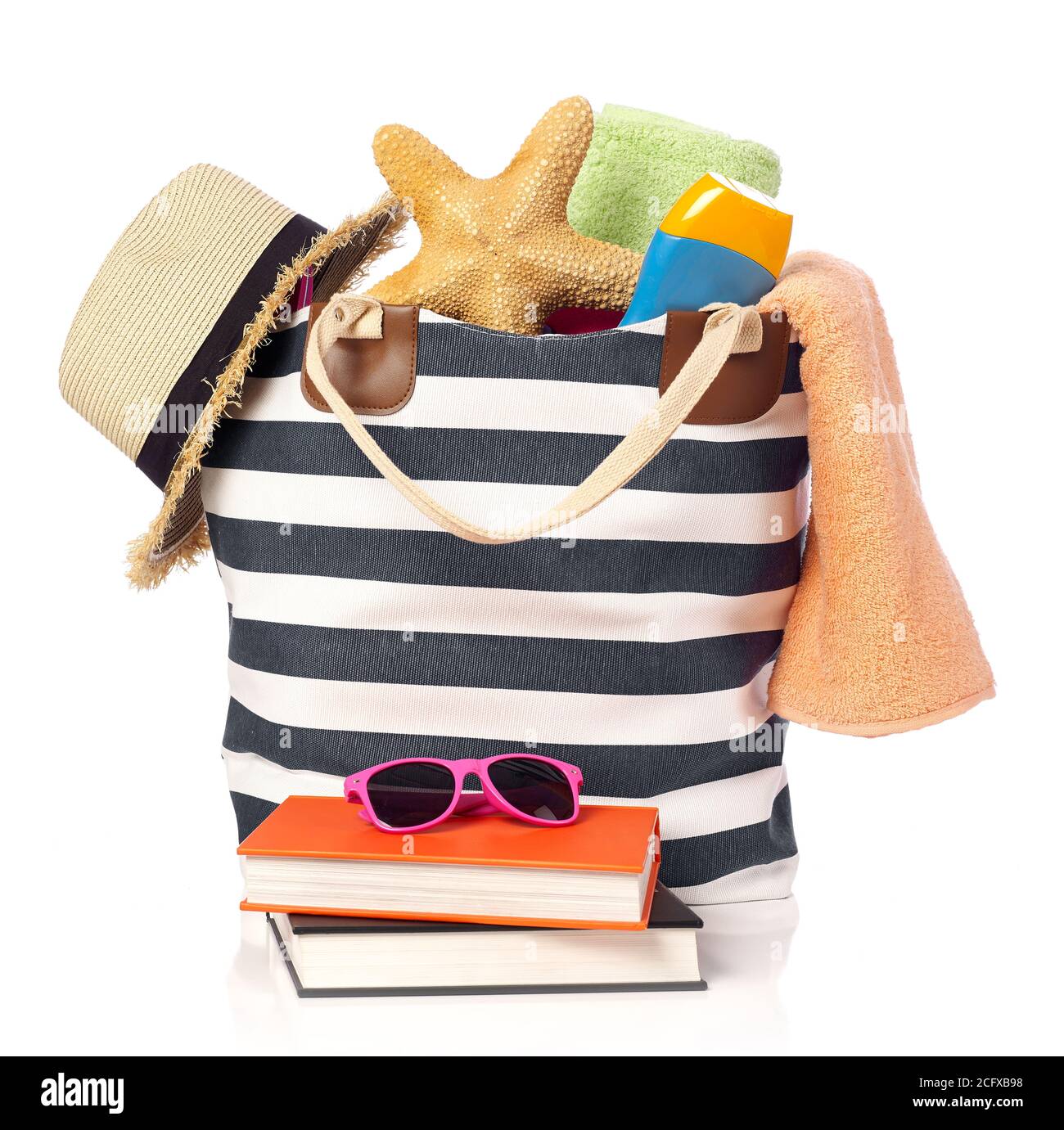 Beach bag and leisure items Stock Photo - Alamy
