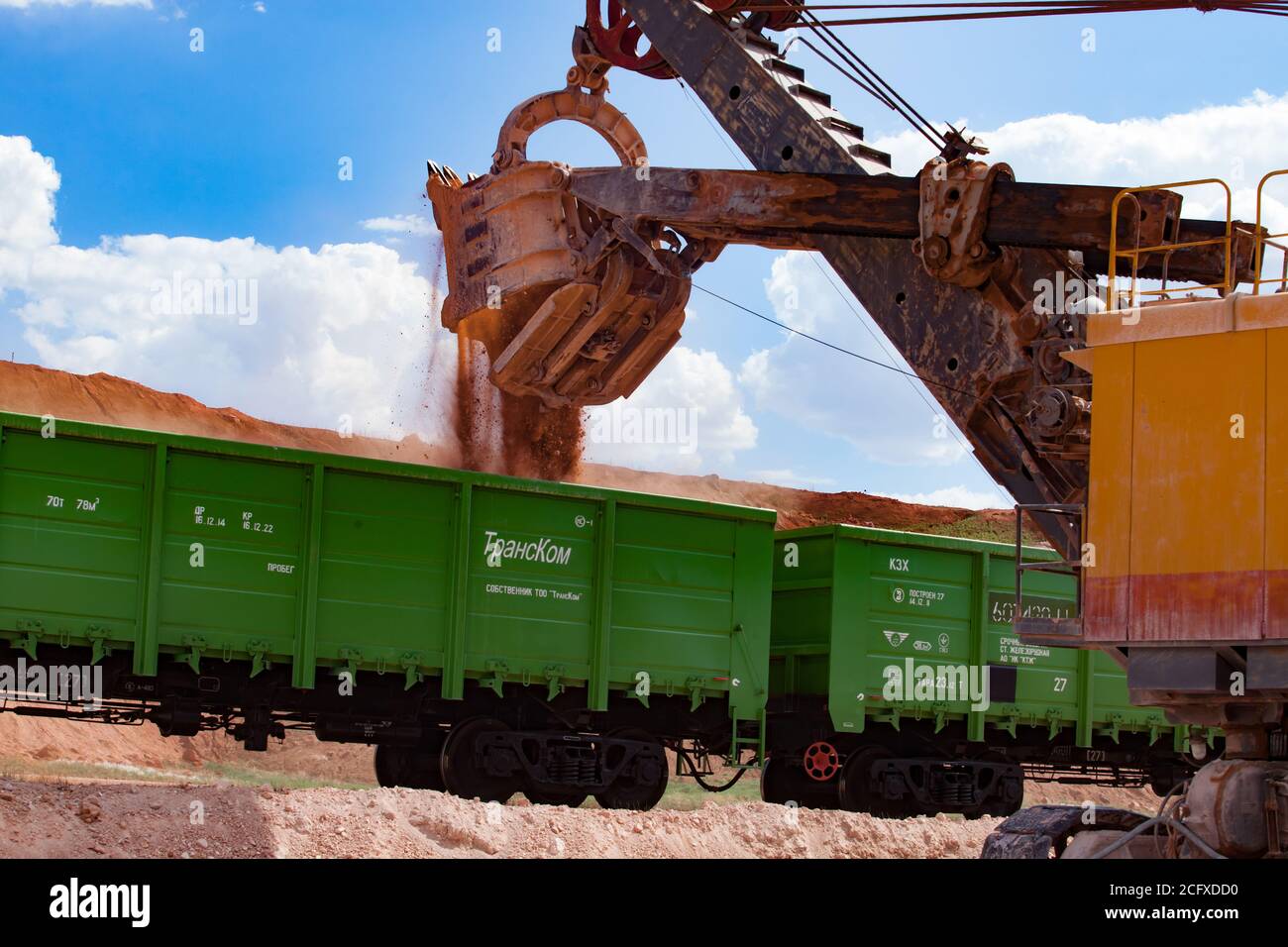 Ore hopper hi-res stock photography and images - Alamy