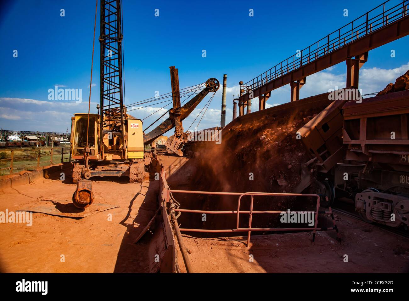 Ore hopper hi-res stock photography and images - Alamy