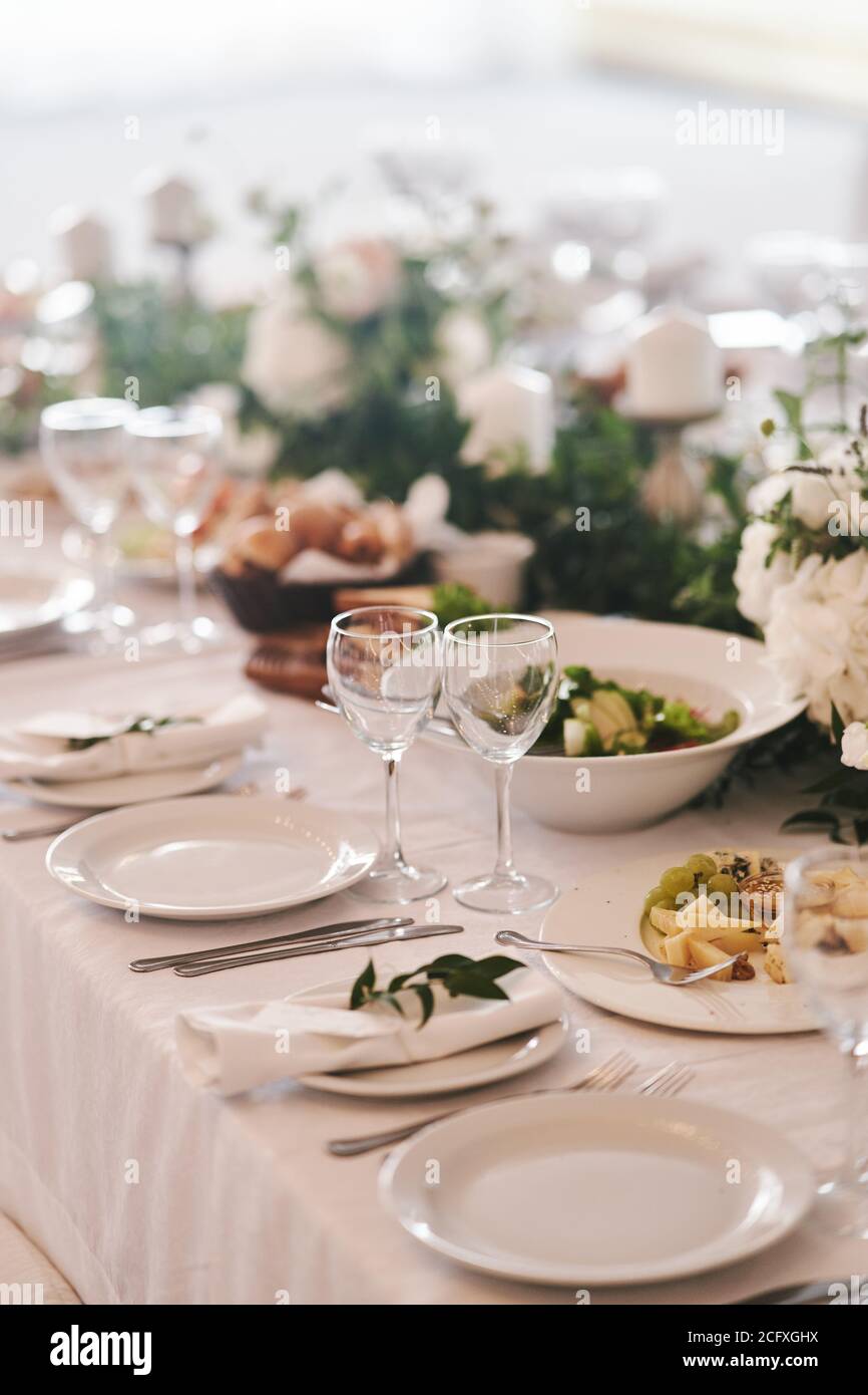 Table set for an event party or wedding reception Stock Photo - Alamy