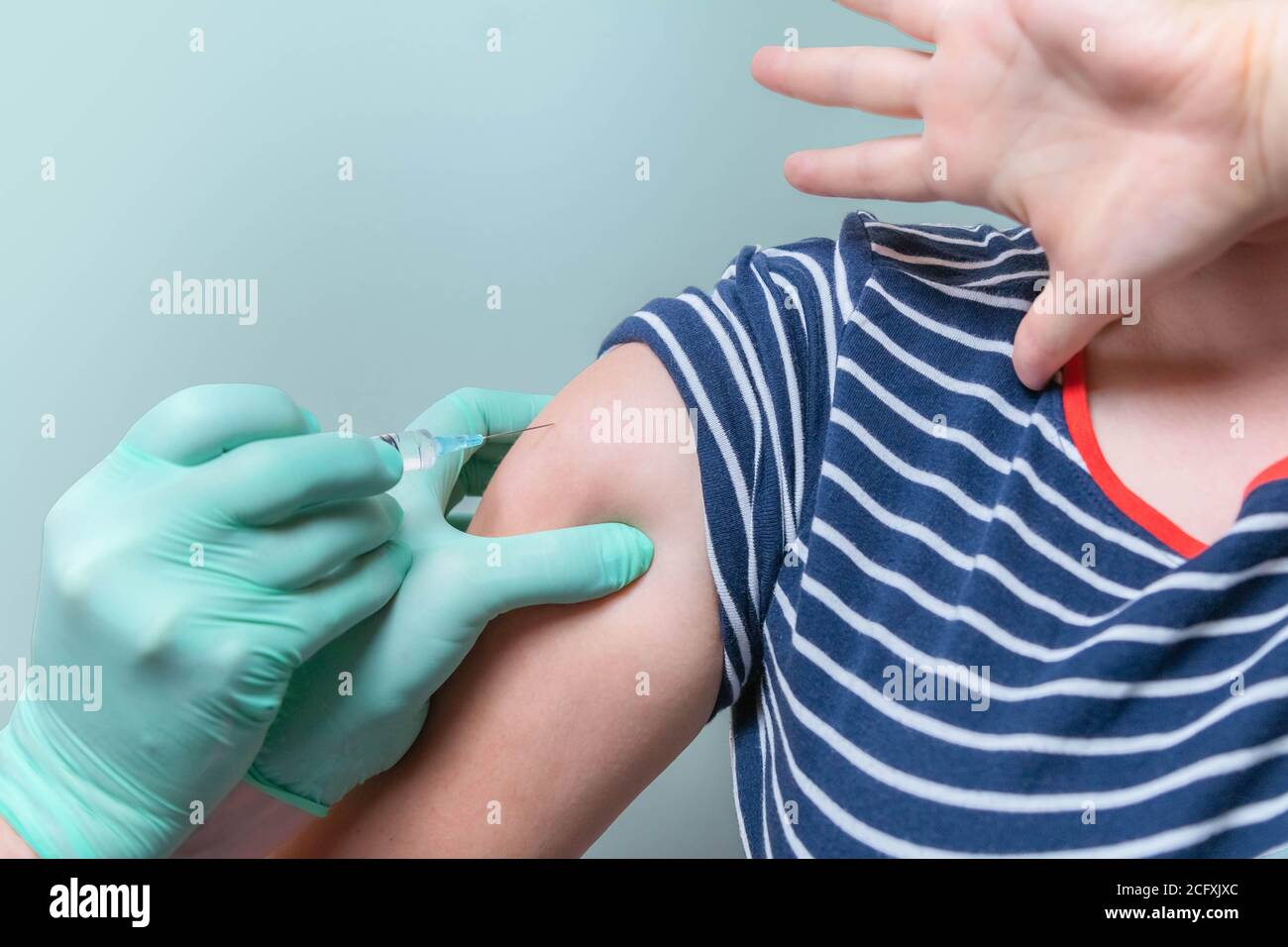 Shoulder pain injection hi-res stock photography and images - Alamy