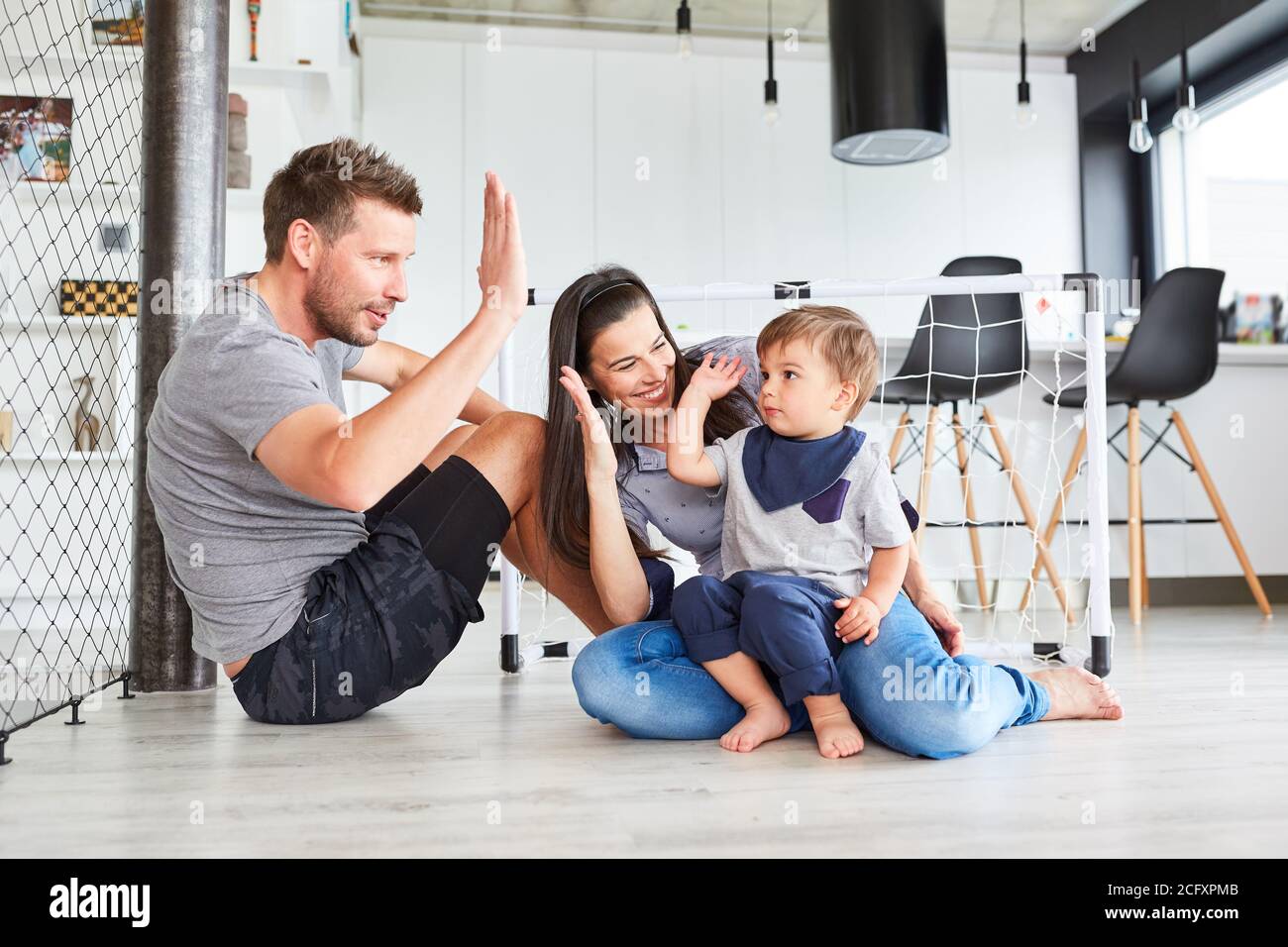 Five children and parents hi-res stock photography and images - Alamy