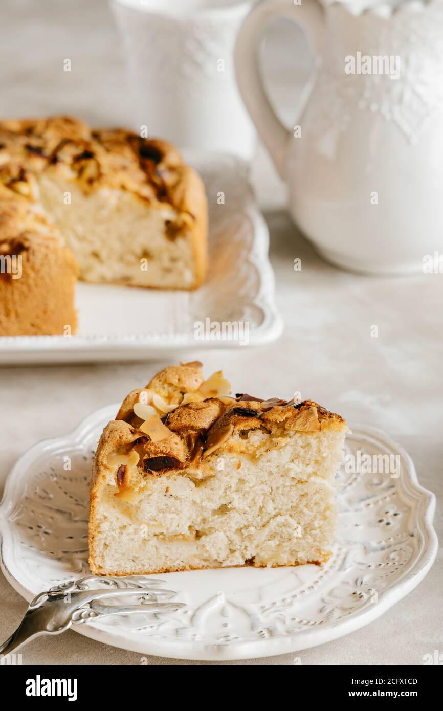 Apple cinnamon cake hi-res stock photography and images - Alamy
