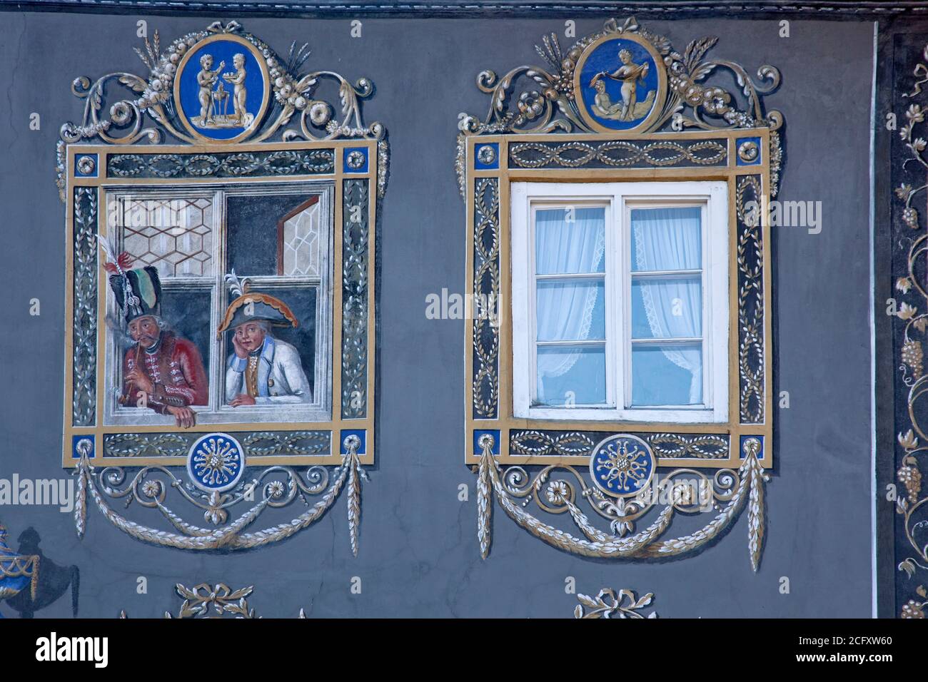 Alpine style buildings hi-res stock photography and images - Alamy