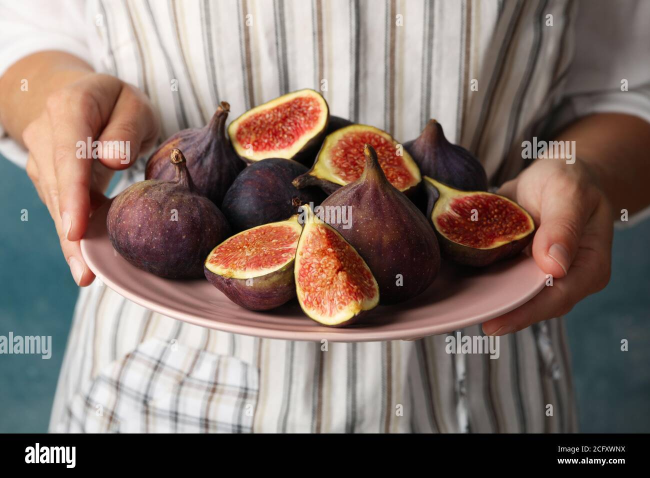Plate of fig hi-res stock photography and images - Alamy