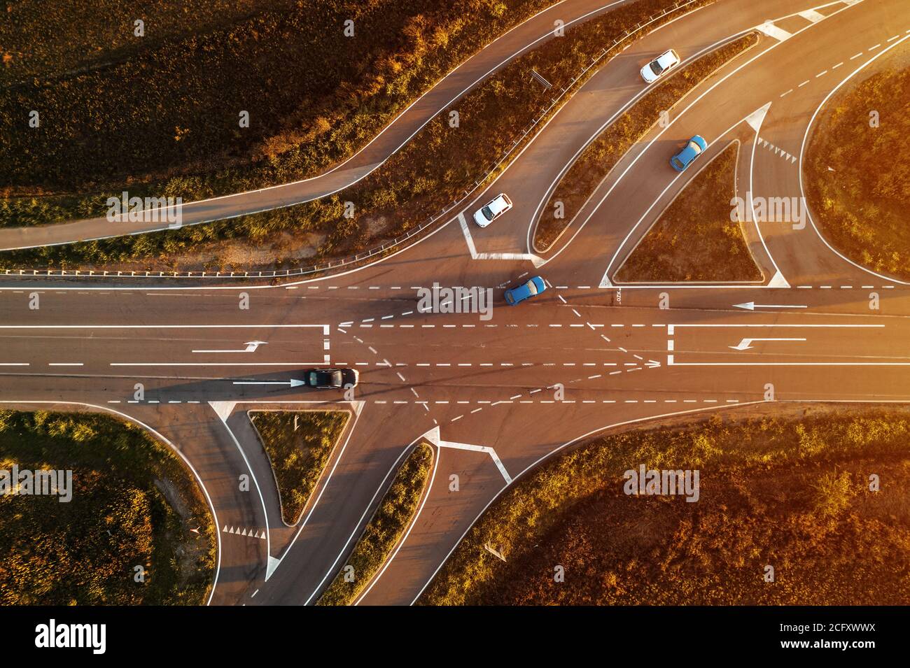 Summer country road intersection hi-res stock photography and images ...