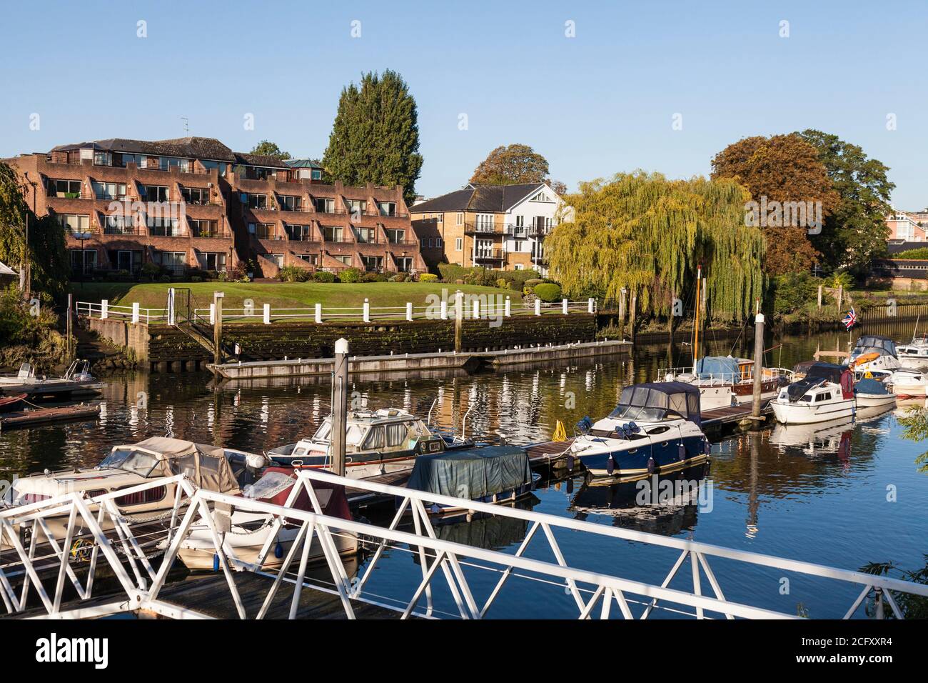 A scenic early morning scene at Teddington Lock,England,UK Stock Photo ...