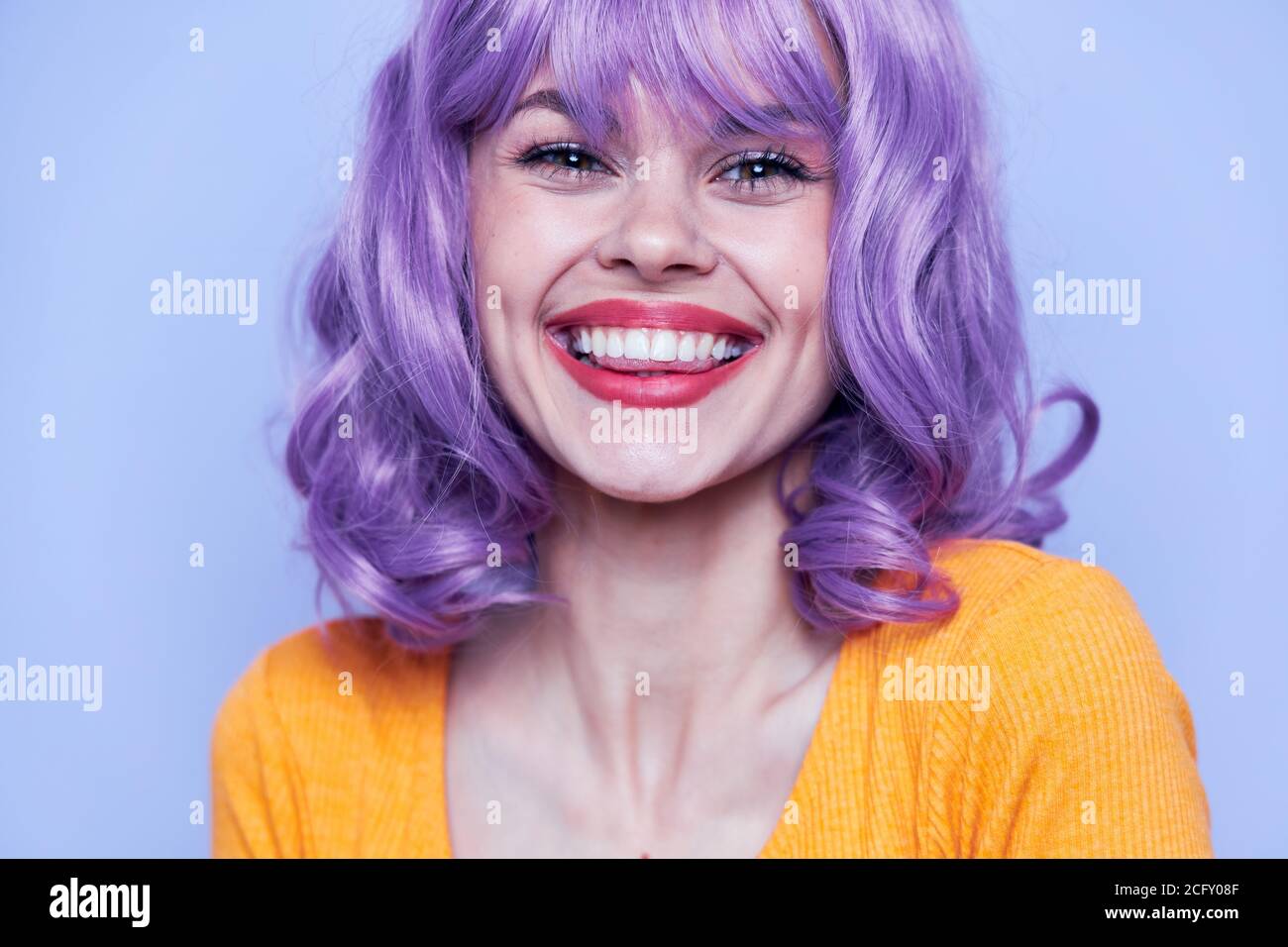 Luxurious and happy lady fashionable hairstyle portrait Stock Photo - Alamy