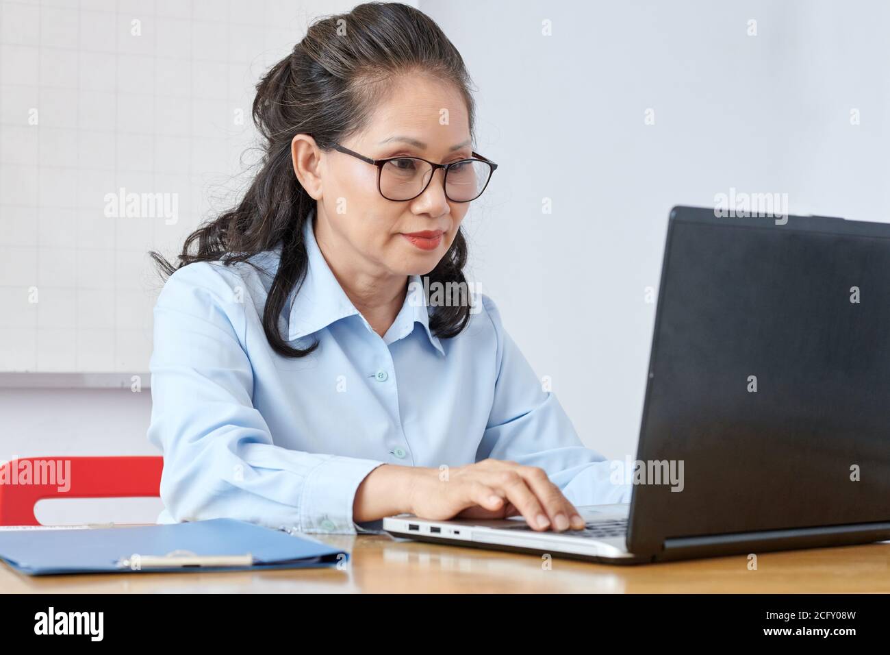 Girl working computer math hi-res stock photography and images - Alamy