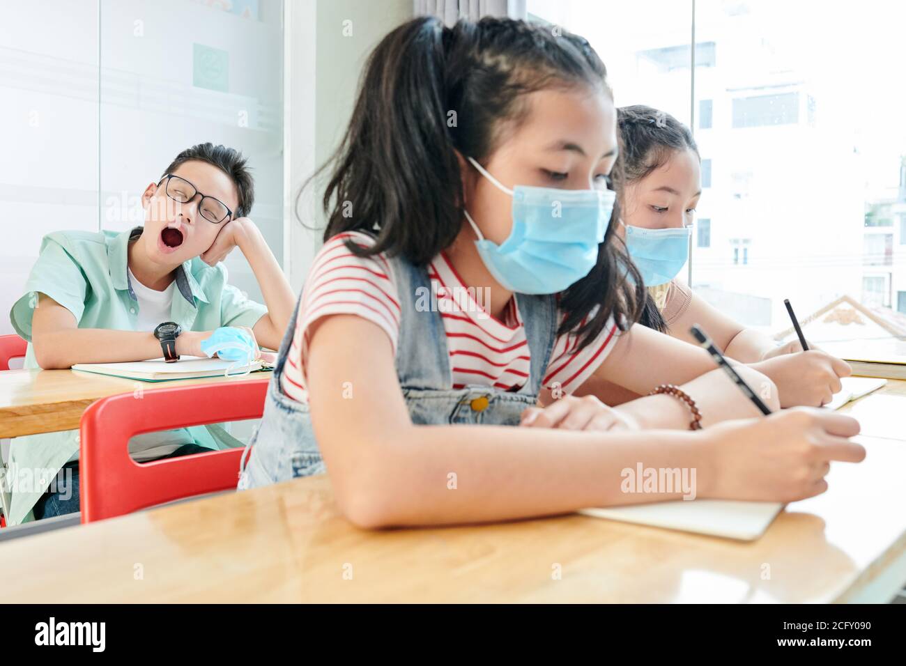 School kids in class Stock Photo - Alamy