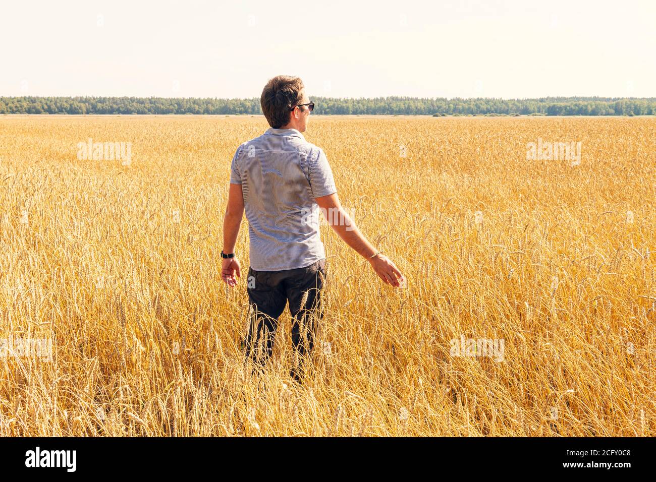 Farmers hands hi-res stock photography and images - Alamy