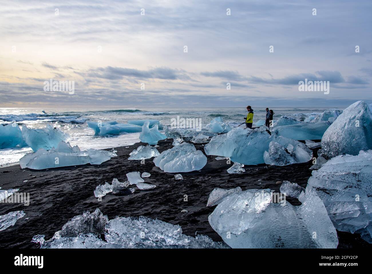 Crystal icebergs hi-res stock photography and images - Alamy