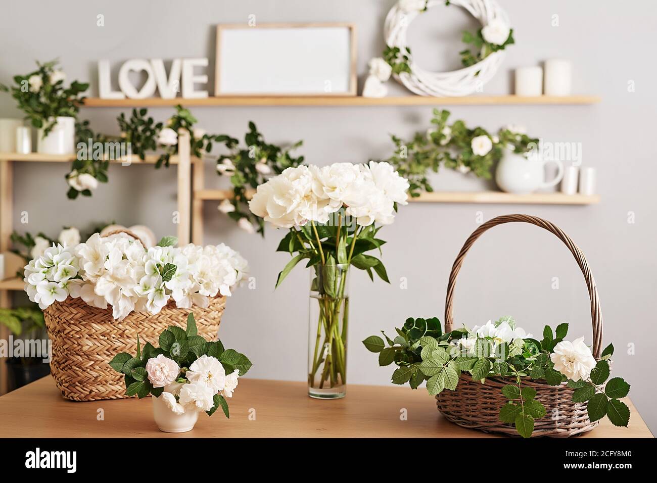 Flower shop interior hi-res stock photography and images - Alamy