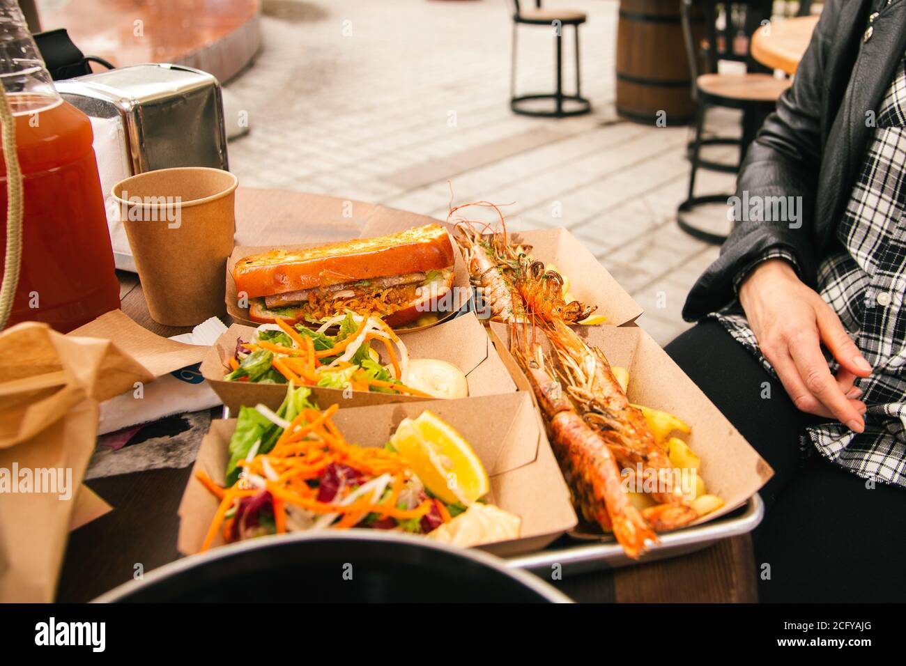 Cone of fried food italy hi-res stock photography and images - Alamy