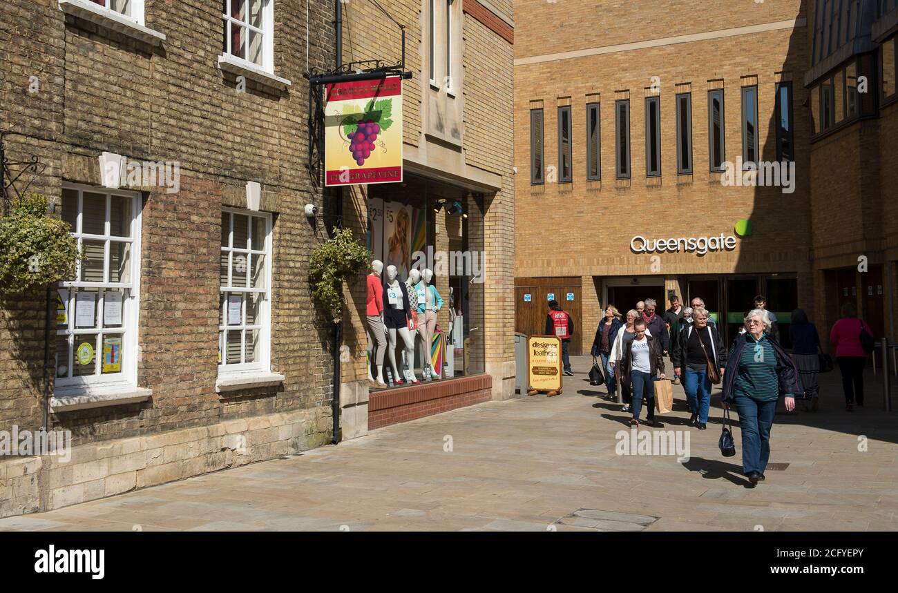 Queensgate shopping mall hi-res stock photography and images - Alamy