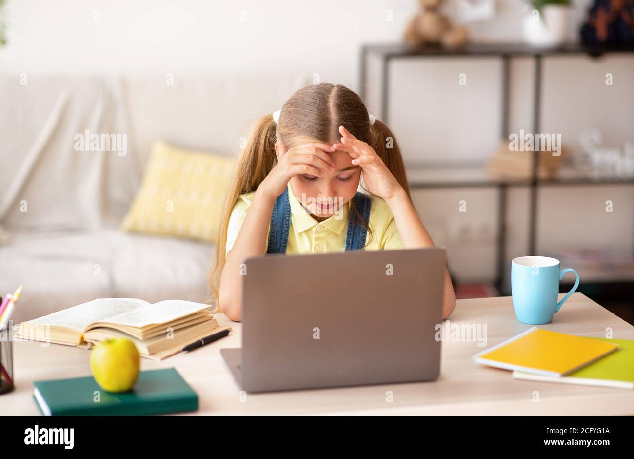 Teen girl crying school hi-res stock photography and images - Alamy