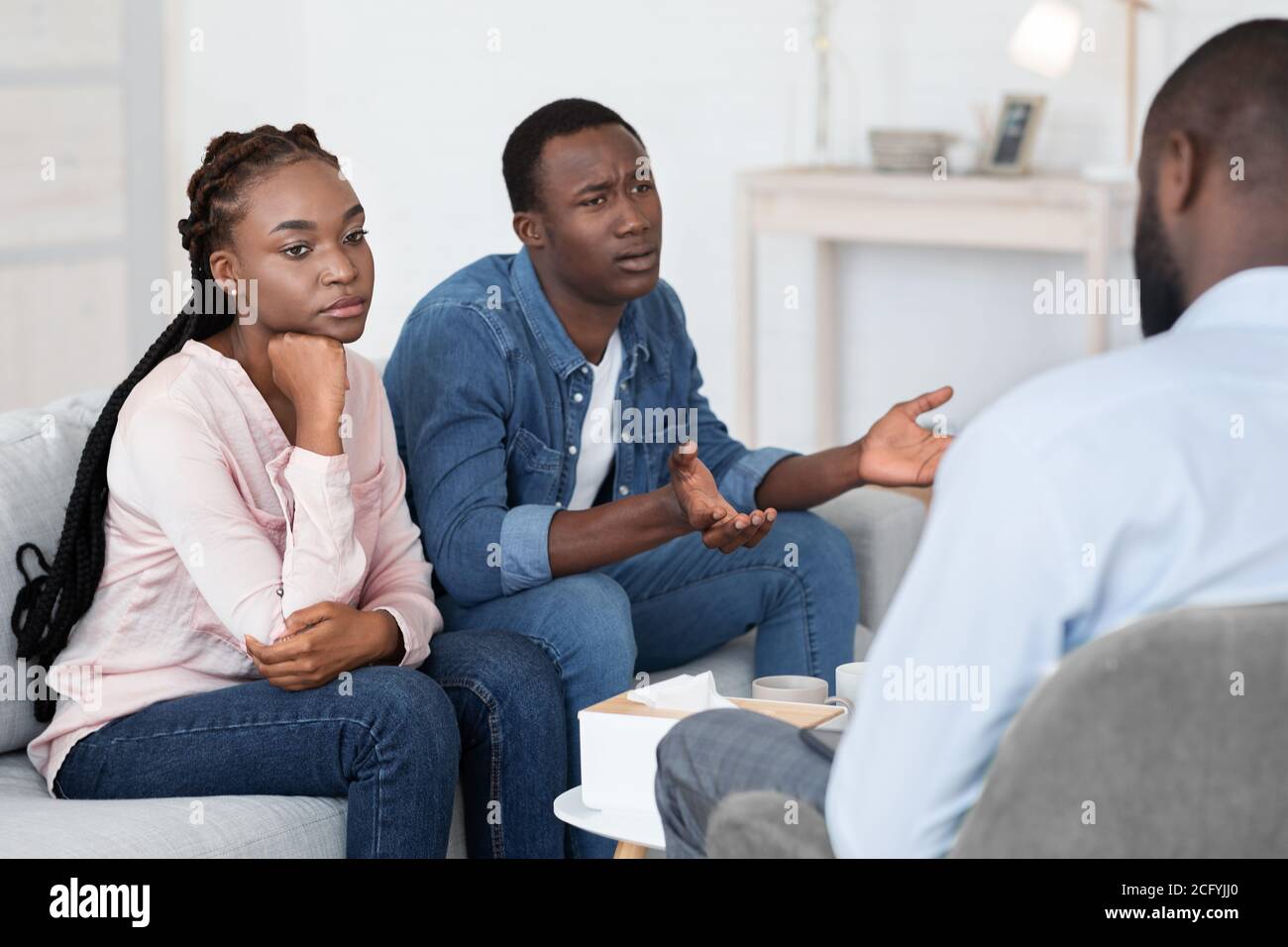 Woman explaining problems psychologist hi-res stock photography and ...