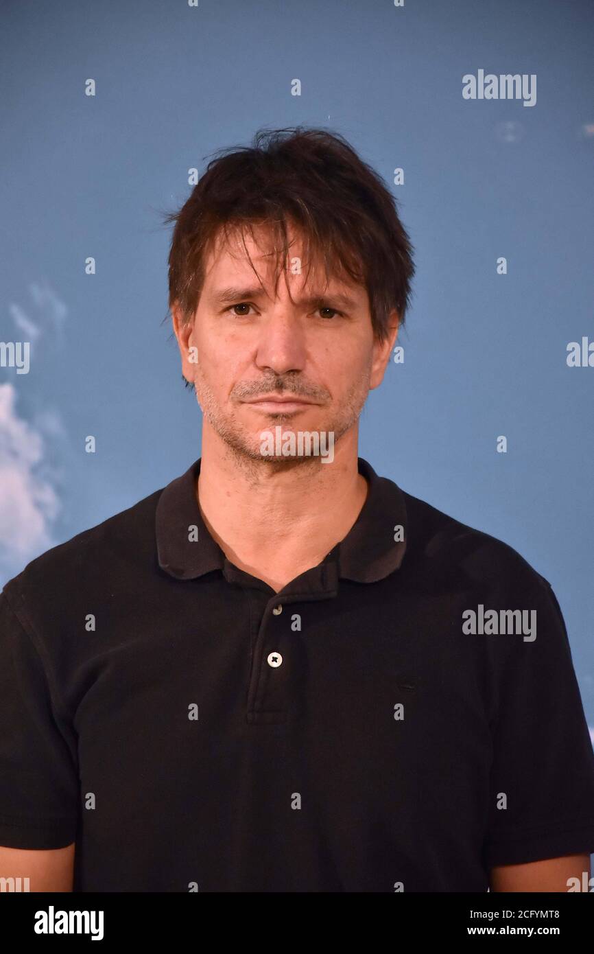 Mundo normal hi-res stock photography and images - Alamy