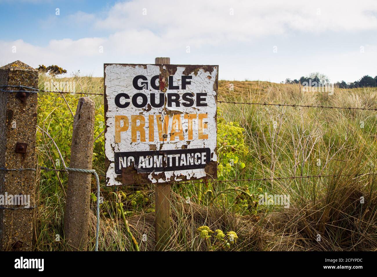 Sign post at golf course hi-res stock photography and images - Alamy