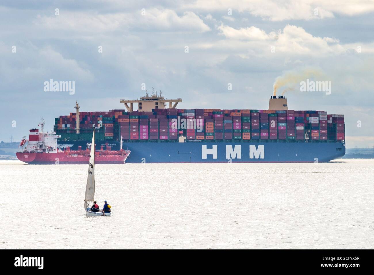 Container ships arriving uk hi-res stock photography and images - Alamy