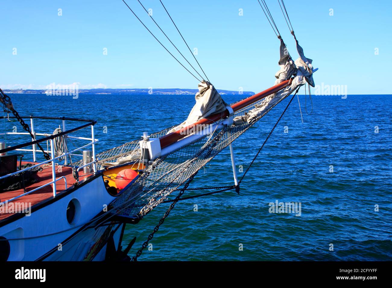 Bow with sails on a sailing boat Stock Photo - Alamy