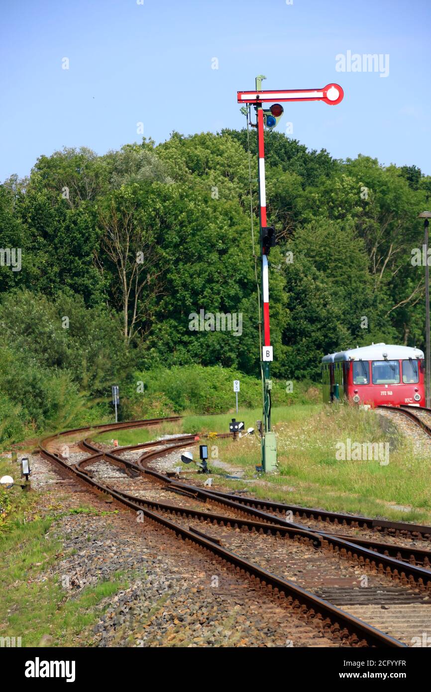 Train stop red signal hi-res stock photography and images - Alamy