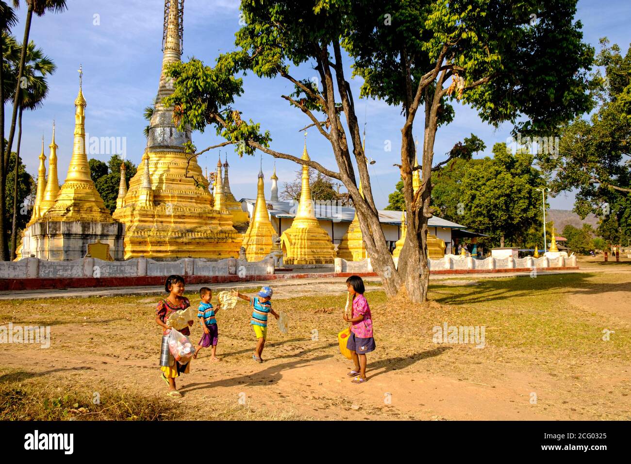 Myanmar (Burma), Shan state, Inle Lake, Pekhon, Village of Nan Thot ...