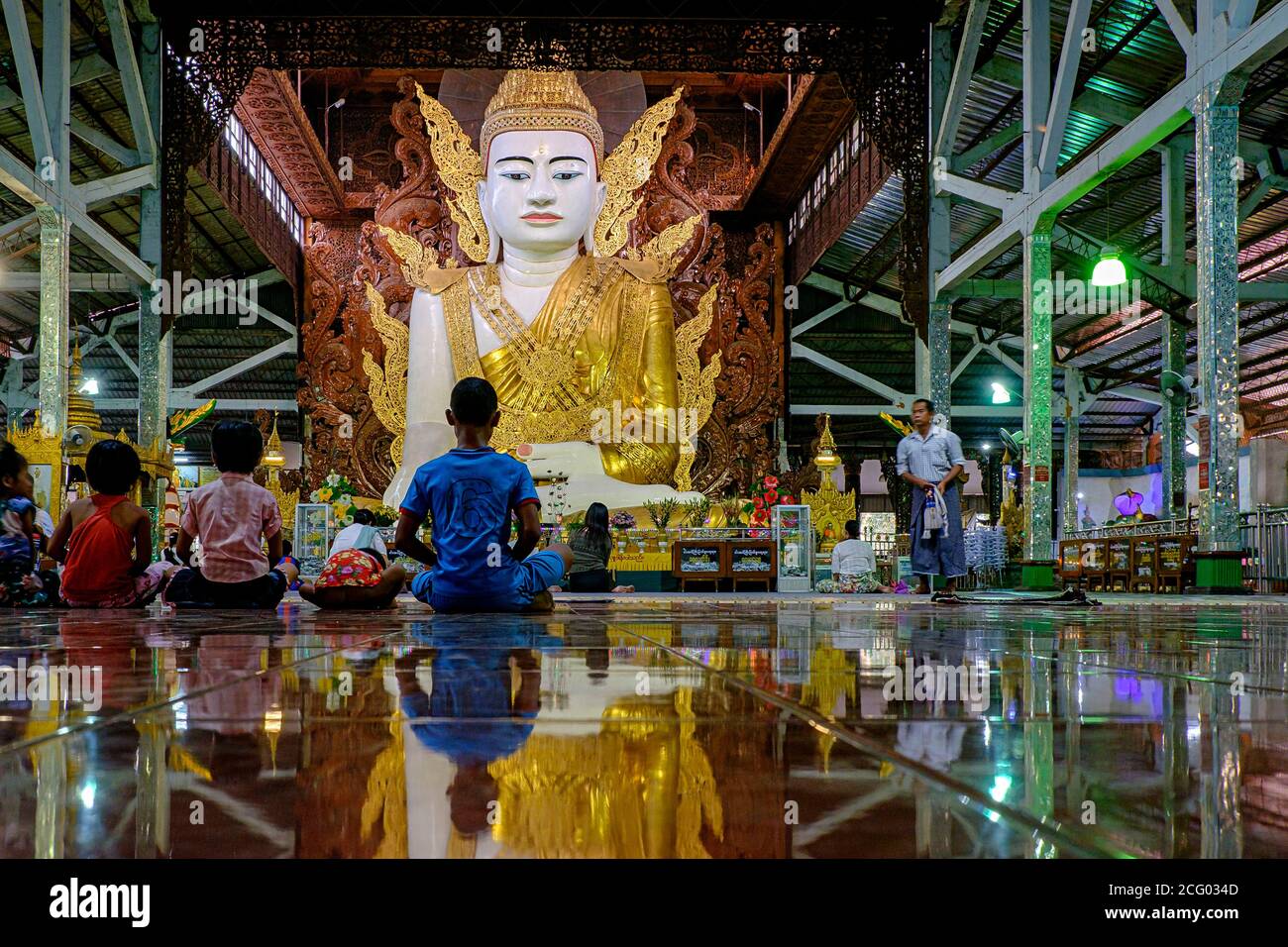 Myanmar (Burma), Yangoon, sitting Buddha, Pagoda of Ngar Htat Gyi Stock Photo - Alamy
