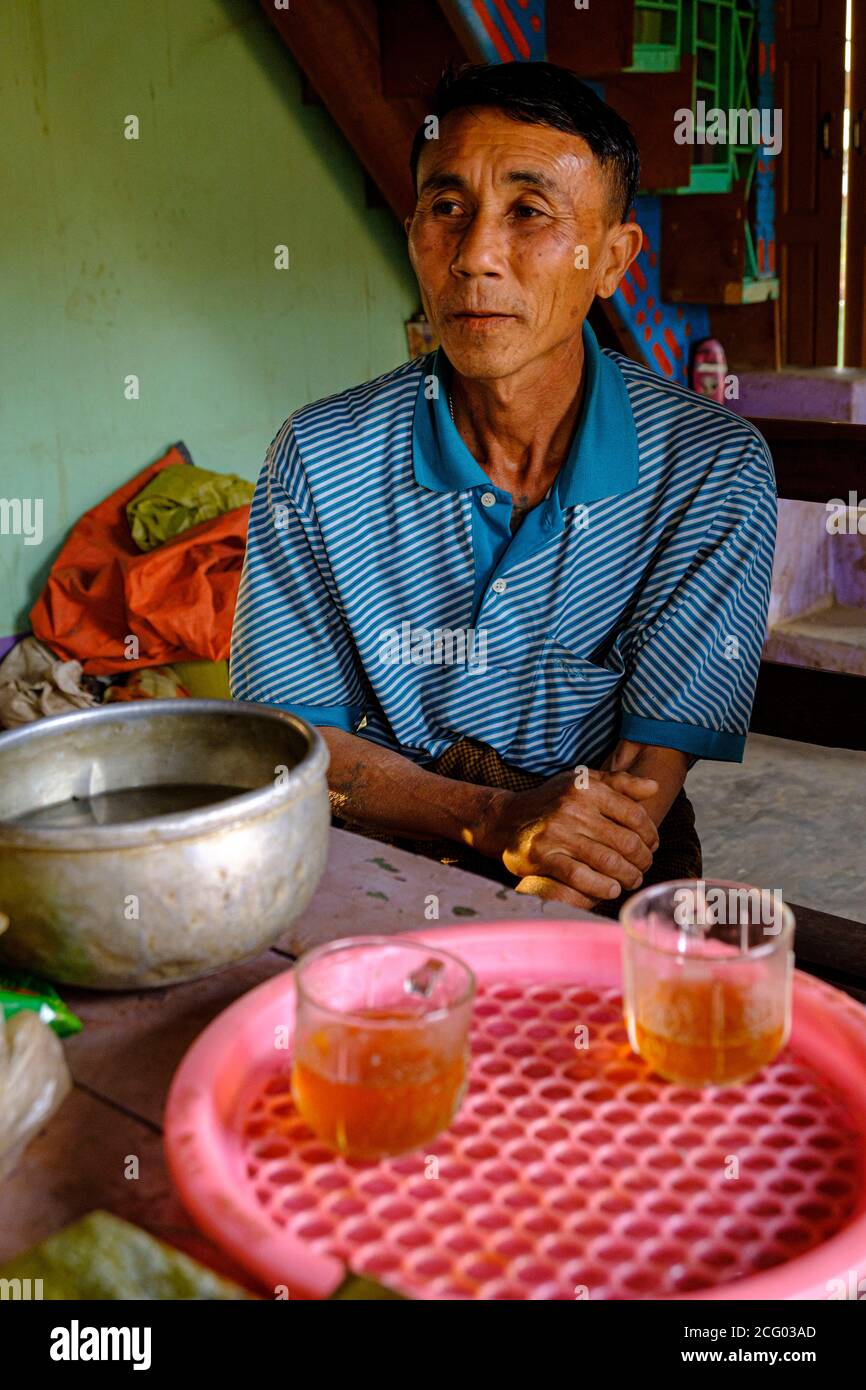 Myanmar (Burma), Shan state, Inle Lake, Pekhon, village Kayah of Sin ...