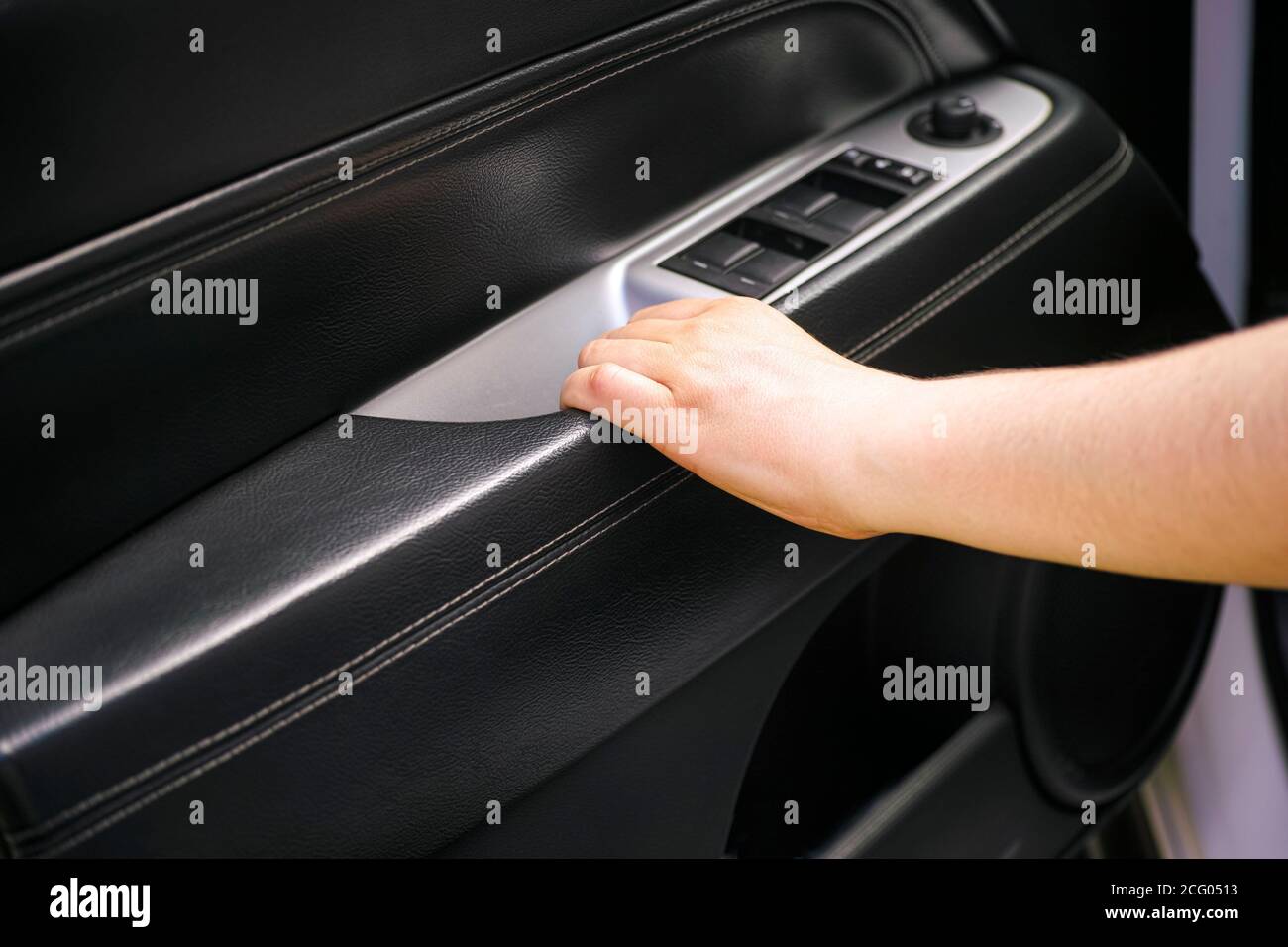 Hand car door hi-res stock photography and images - Alamy