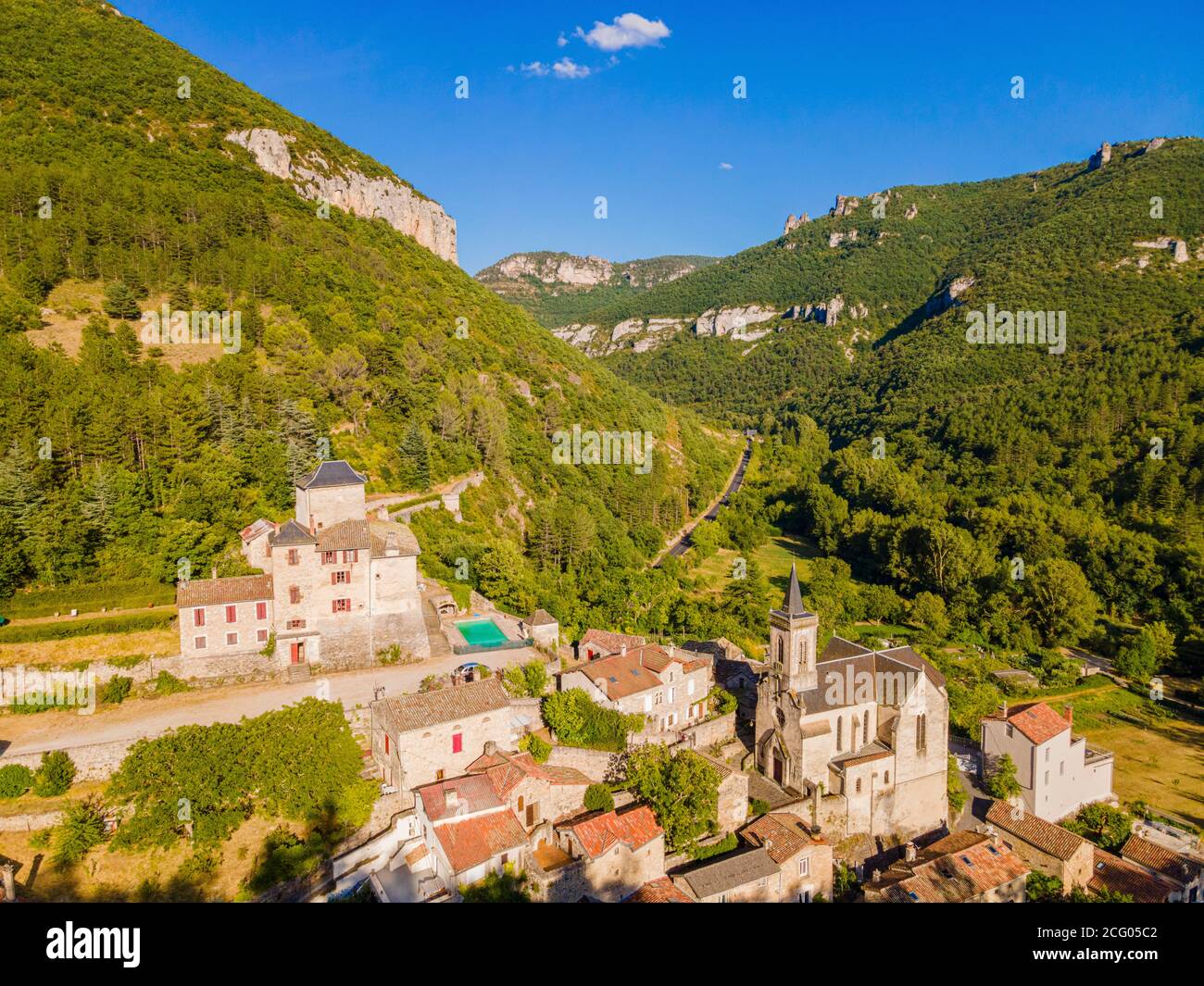 France, Aveyron, Gorges de la Dourbie, Le Monna, village around Millau ...