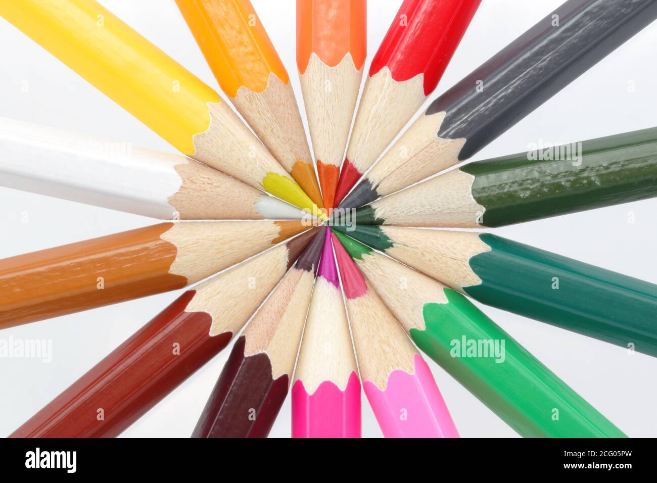 Rainbow spectrum wheel of multi colored pencils Stock Photo - Alamy