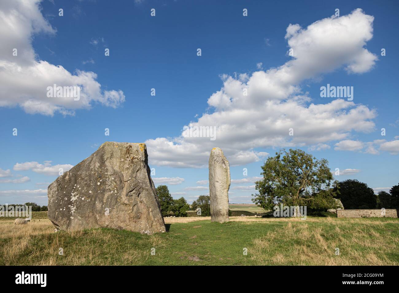 Neolithic standing stones at Avebury England. 12.08.16 Stock Photo - Alamy