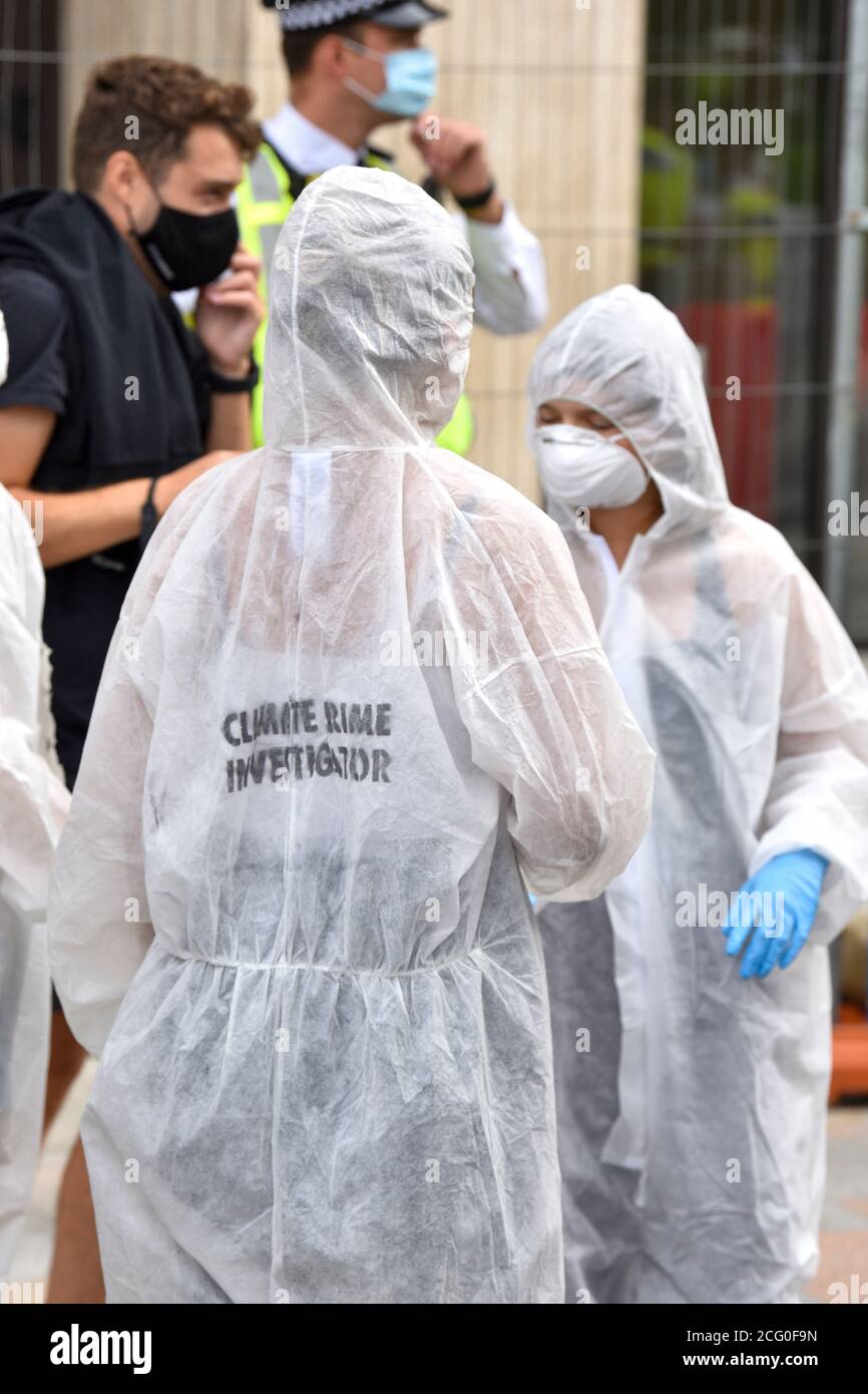 Crime scene suits hi-res stock photography and images - Alamy